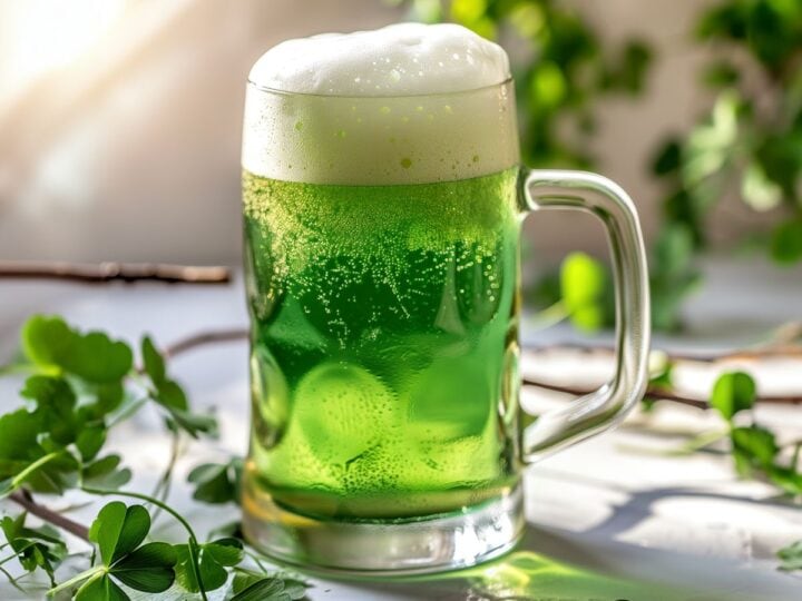 How to Make Green Beer (Perfect for St. Patrick's Day)